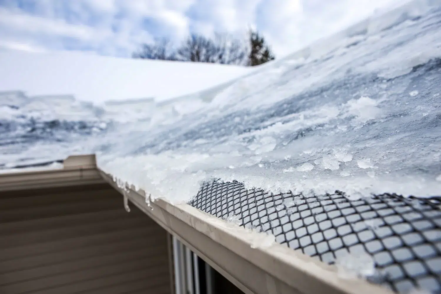 How to prevent ice dams on your roof: causes, risks, and proven ...